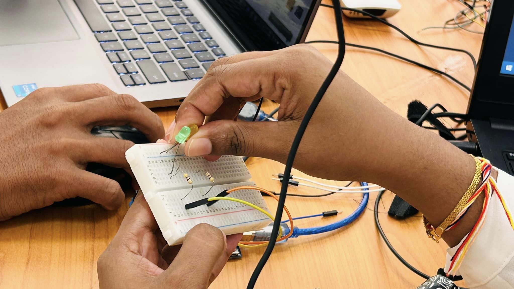 Introduction to Arduino Boards & ARDUINO IDE | Main Functions in ARDUINO IDE - LNBTI